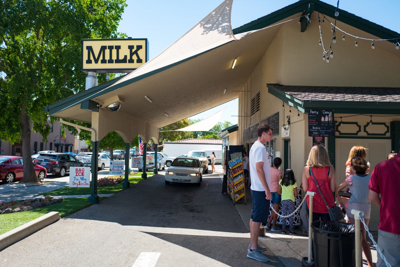 This Iconic East Bay Ice Cream Drive-In Hasn't Changed a Bit Since 1969 ...