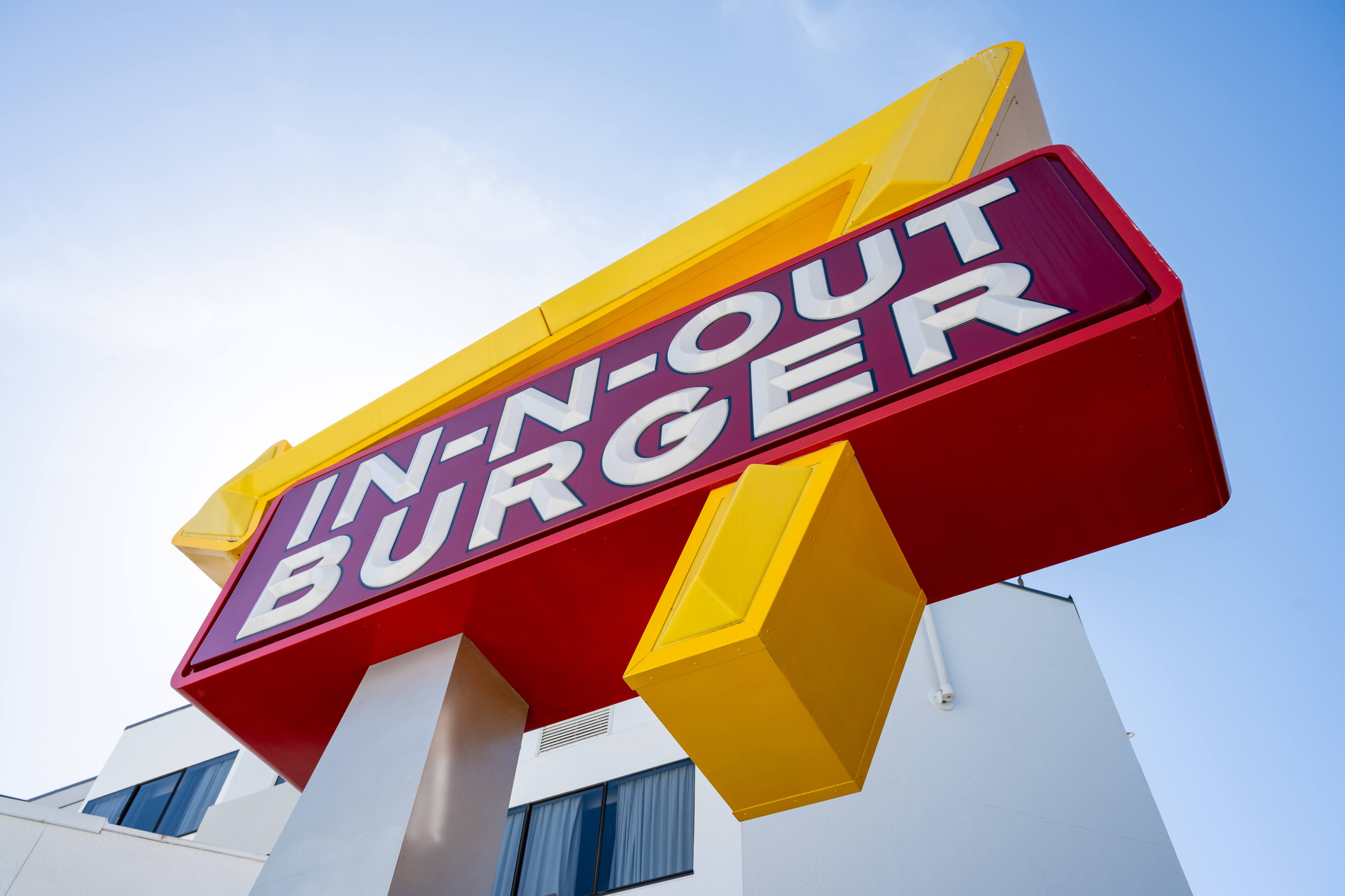 Two Fast-Food Chains Beat California's In-N-Out for "Best Burger," New ...